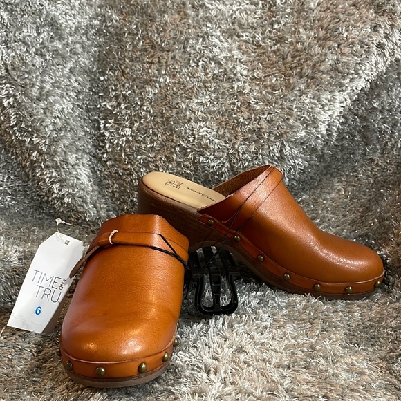 Time and Tru | Shoes | Nwt Time And Tru Brown Clog | Poshmark
